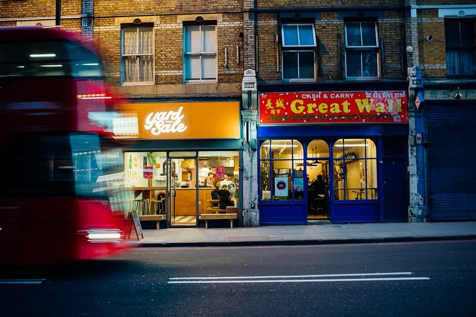 Adam and Katy’s vintage rockin’ wedding at the Round Chapel in East ...